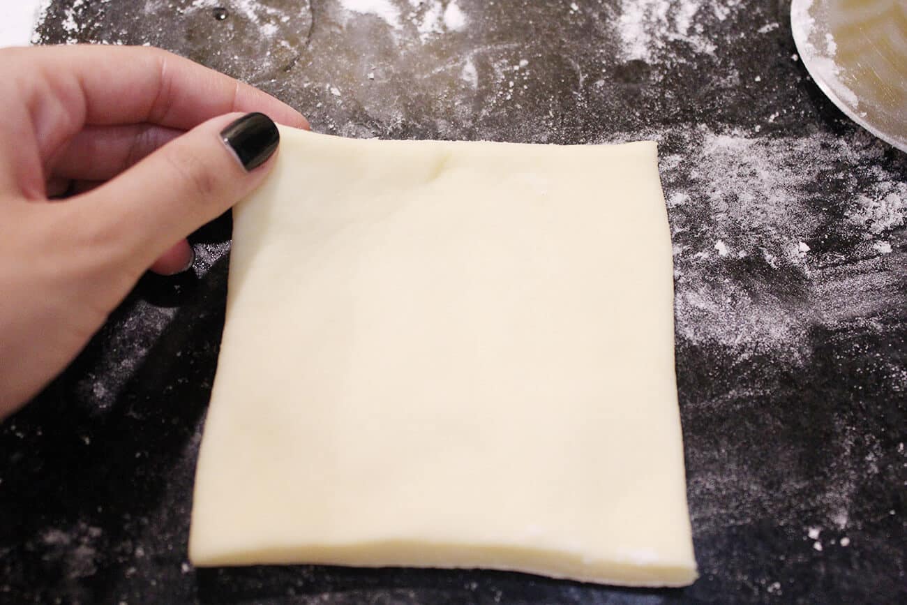 Pan danés con queso crema y frutos rojos - HORNO MX