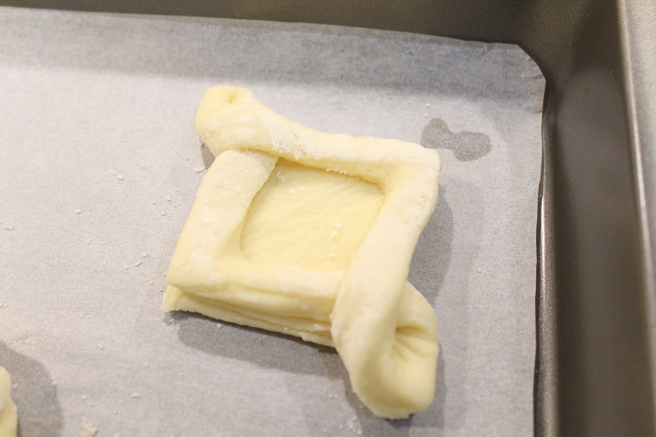 Pan danés con queso crema y frutos rojos - HORNO MX