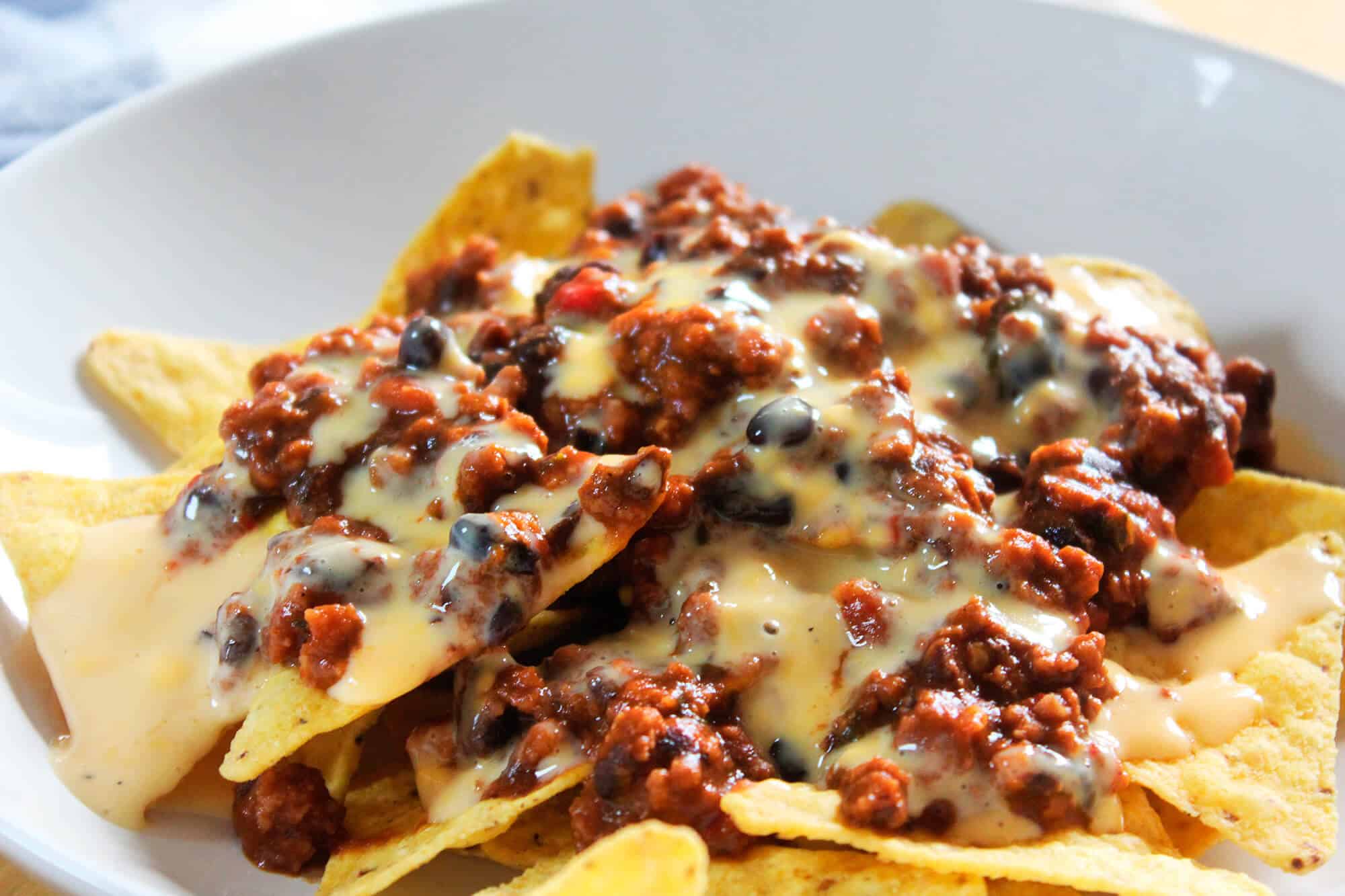 Nachos con chili y queso, una receta mexicana hecha por mexicanas