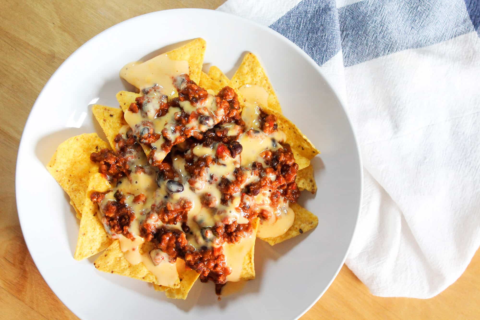 Nachos con chili y queso, una receta mexicana hecha por mexicanas